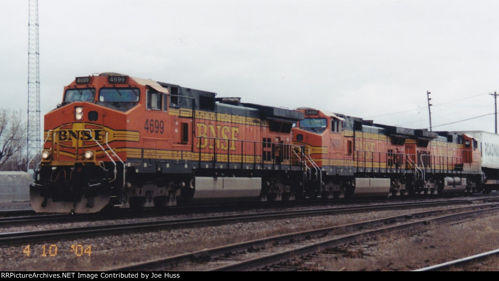 BNSF 4699 West